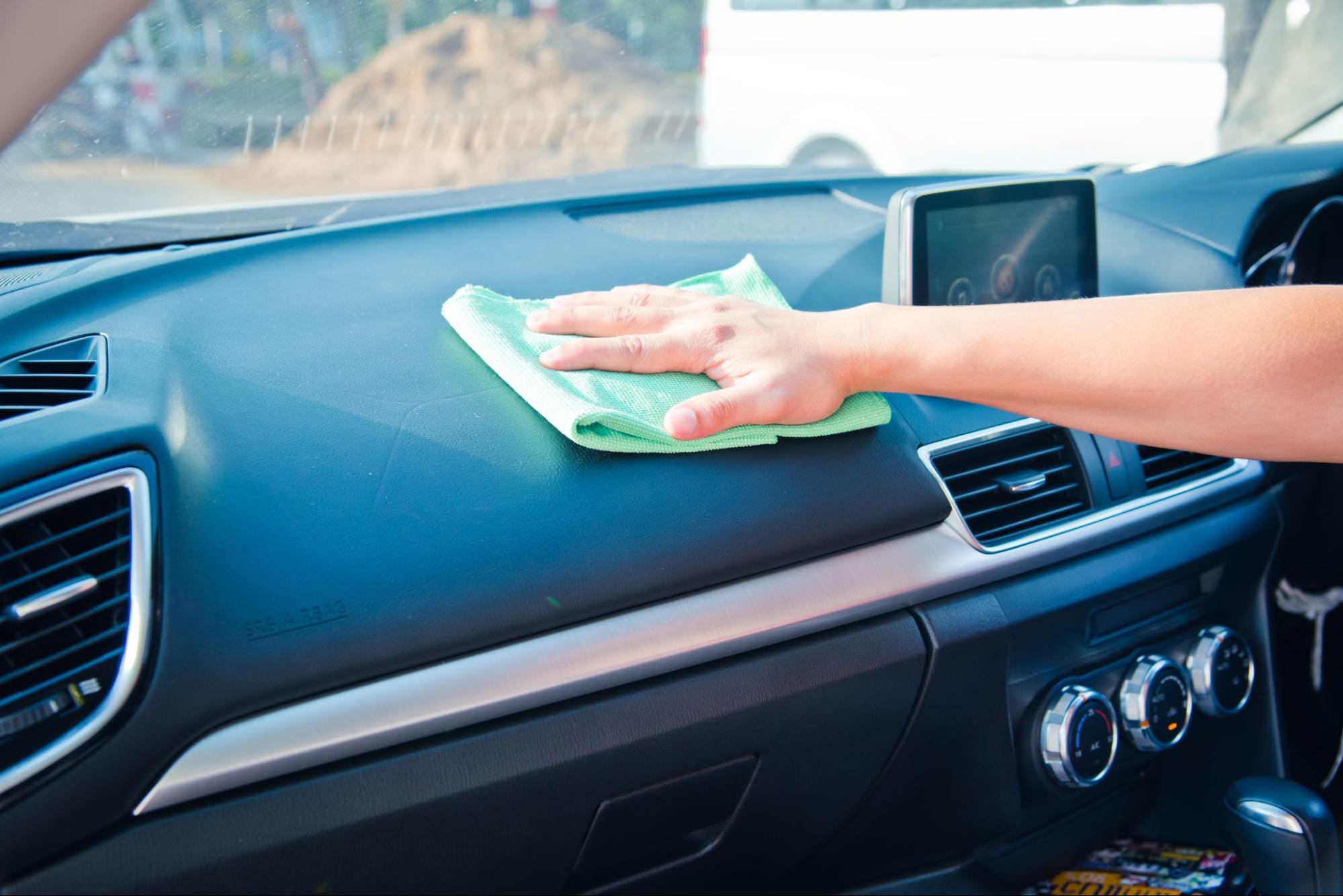 Cara Merawat Dashboard Mobil agar Tidak Kusam | Astra Daihatsu