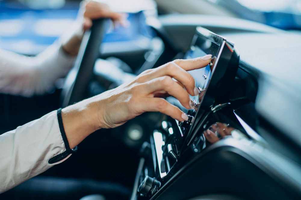 Cara Menyambungkan Bluetooth Handphone ke Mobil, Praktis! | Astra Daihatsu